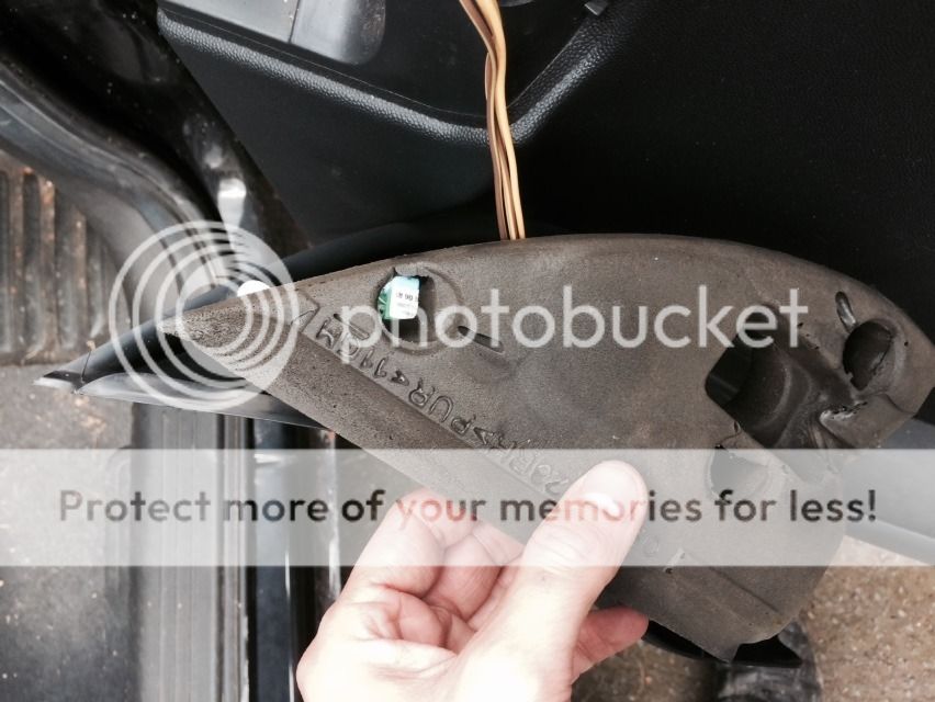 removing & refitting a corsa c ignition barrel, boot lock & driver door ...