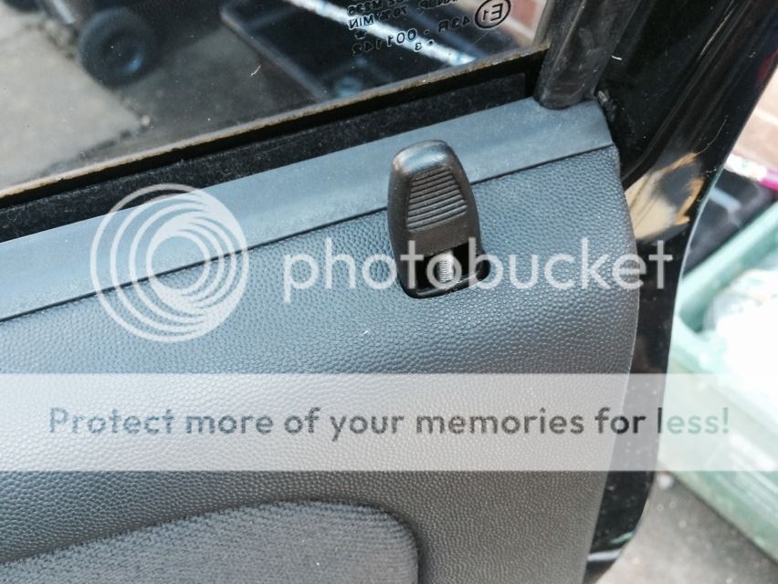 removing & refitting a corsa c ignition barrel, boot lock & driver door ...